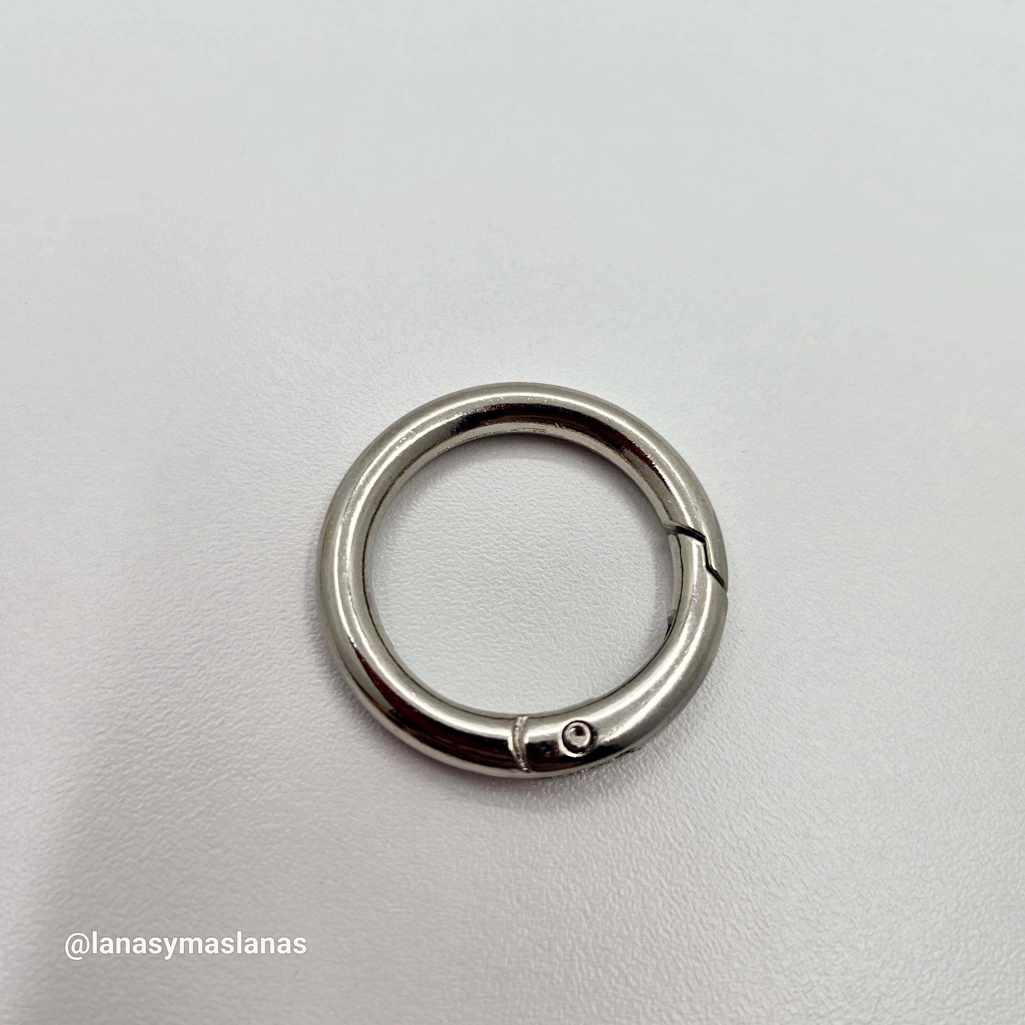 Argolla Mosqueton de metal circular Grande | Lanas y más lanas